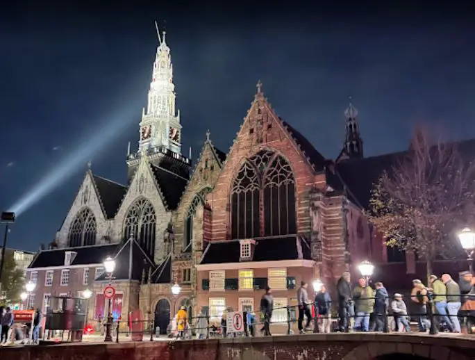 De Oude Kerk in Amsterdam: History, Facts, and Services