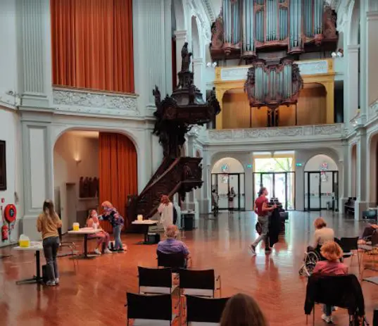 De Duif in Amsterdam: History, Services, and Facts