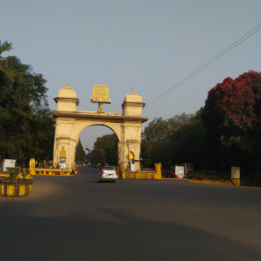 Alambagh bhavan and Gate In India: History,Facts, & Services