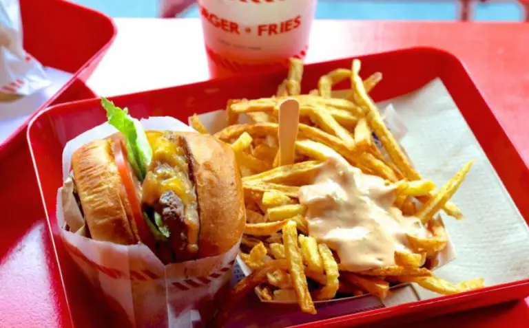 Famous Street Foods to Eat in Paris