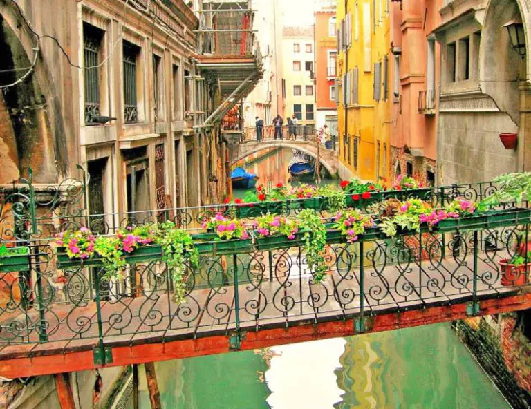 The Complete Venice Travel Guide: What to See, Do, Facts & Best Time To ...