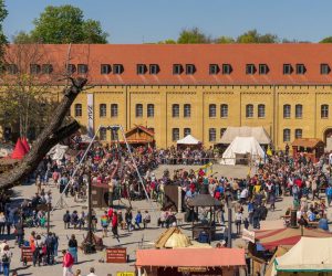 The Complete Berlin Travel Guide: What to See, Do, Facts & Best Time To ...