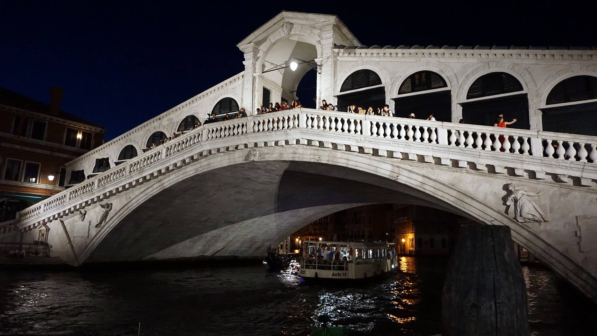 Best Hotels Near Rialto Bridge | Hotels Close to Rialto Bridge, Venice ...