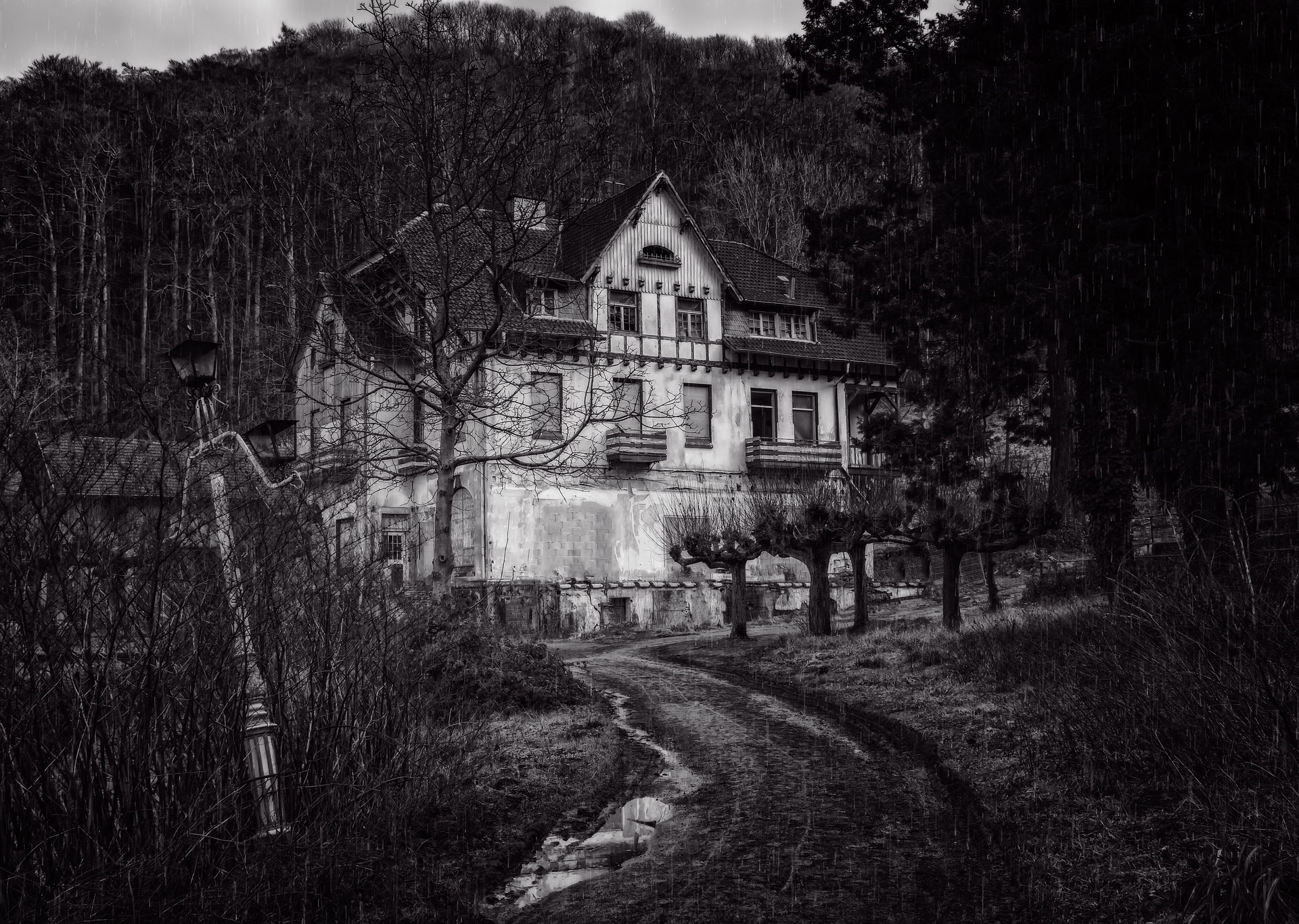 Top 25 Most Haunted Places to Visit Around the World I Scariest Places ...