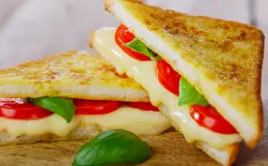 10 Best Foods to Try in Vienna | Famous Foods in Vienna