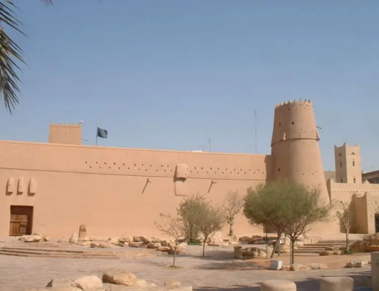 Most Visited Monuments in Saudi Arabia l Famous Monuments in Saudi Arabia