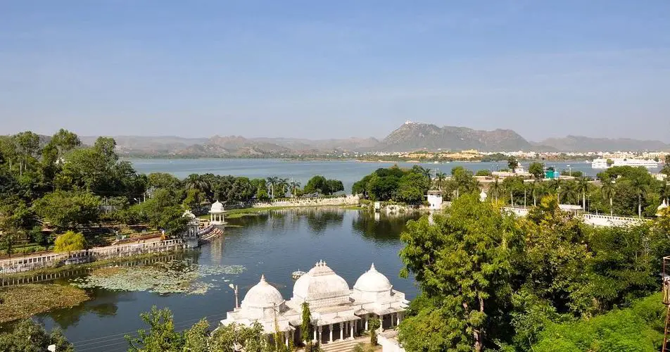 Discover All The Beautiful Lakes in Udaipur