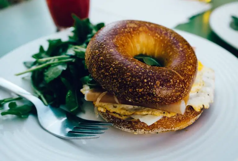 Famous Foods To Try in Toronto | Best Foods in Toronto, Canada