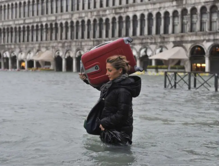 The Complete Venice Travel Guide: What to See, Do, Facts & Best Time To ...