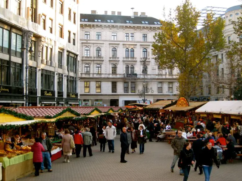 Best Christmas Markets in Budapest | Budapest Christmas Markets 2019
