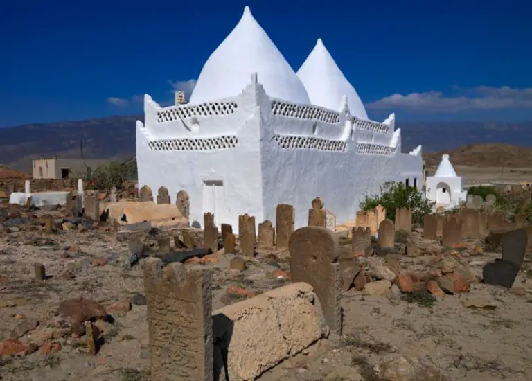 Most Visited Monuments in Oman l Famous Monuments in Oman